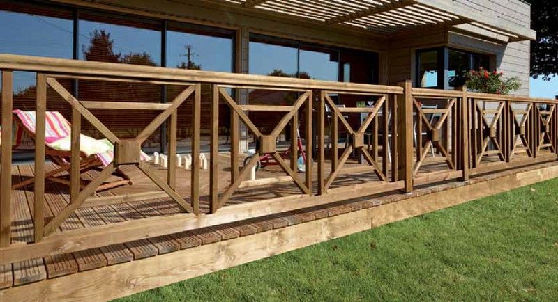 Cerca jardín madera cruz de Sant Andres — jardineriadelvalles